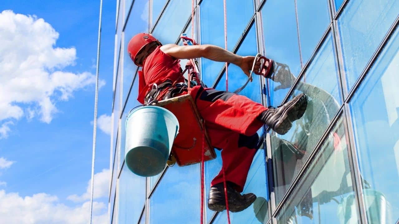 12 of the Worst Jobs That Will Make You Think Twice Before Complaining ...