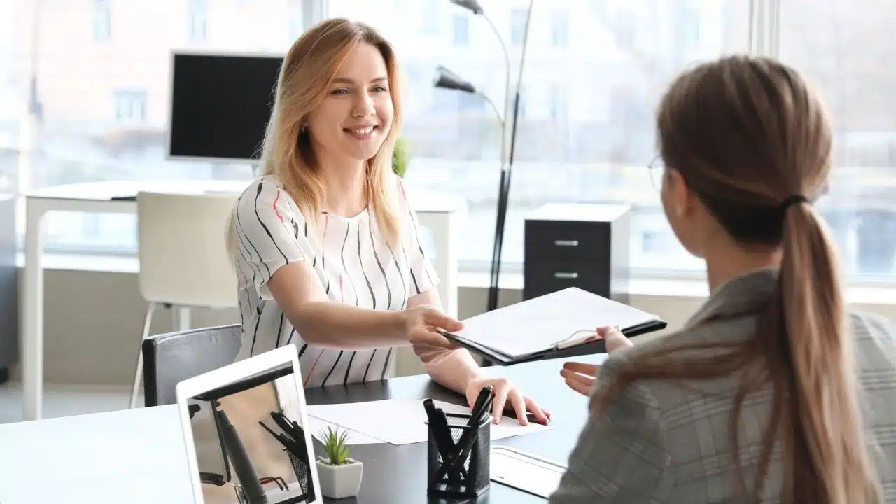 20 Strategies To Impress Your Boss and Finally Get Noticed